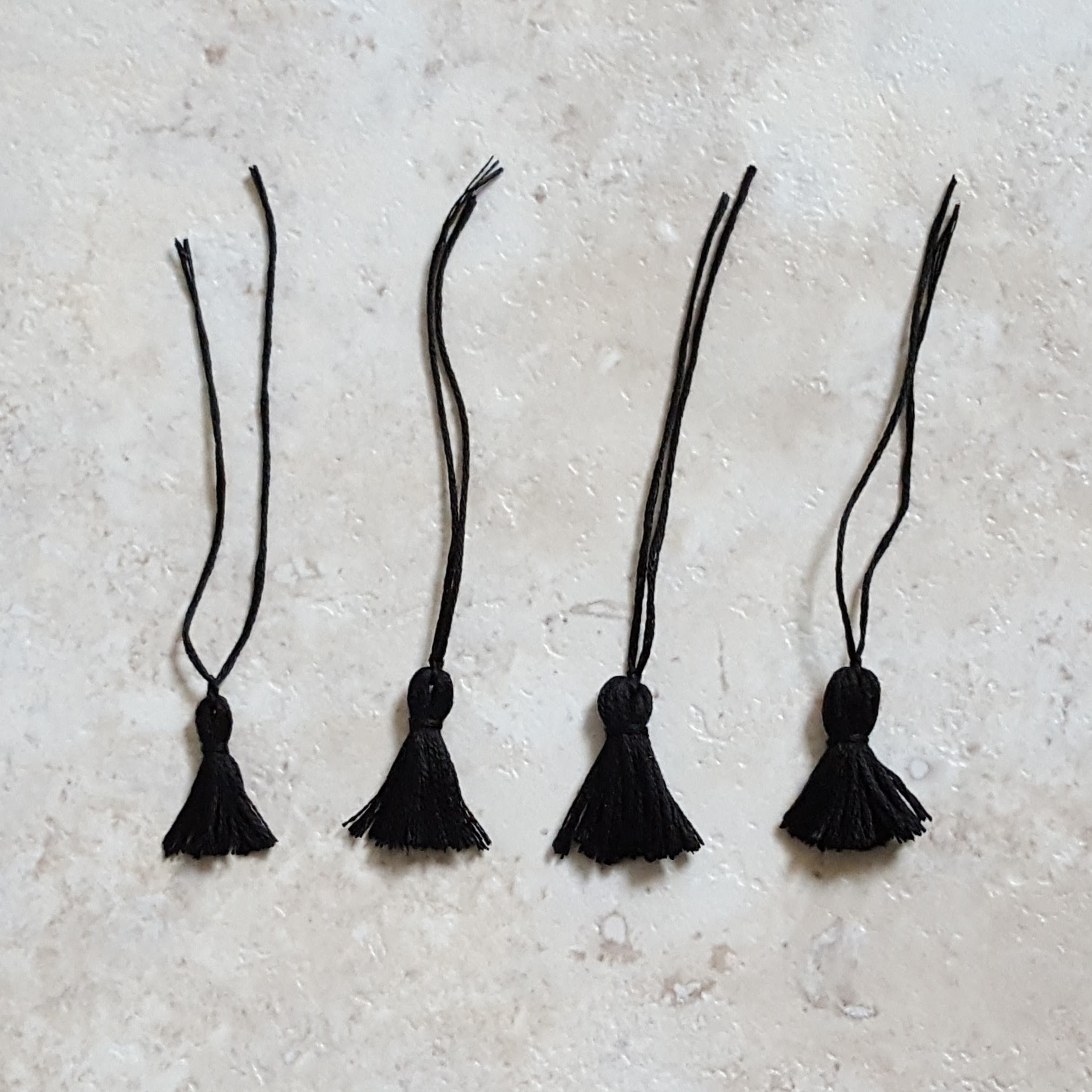 How to Make Amazing Mini Tassels in 5 Easy Steps – Team Colors By Carrie