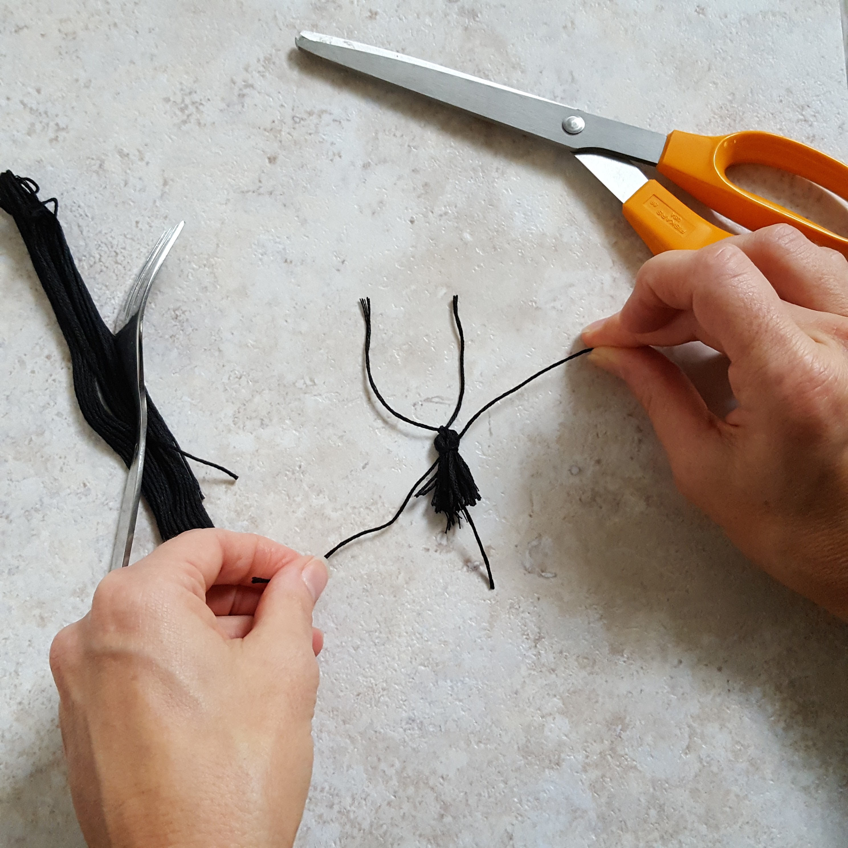 How to Make Amazing Mini Tassels in 5 Easy Steps – Team Colors By Carrie