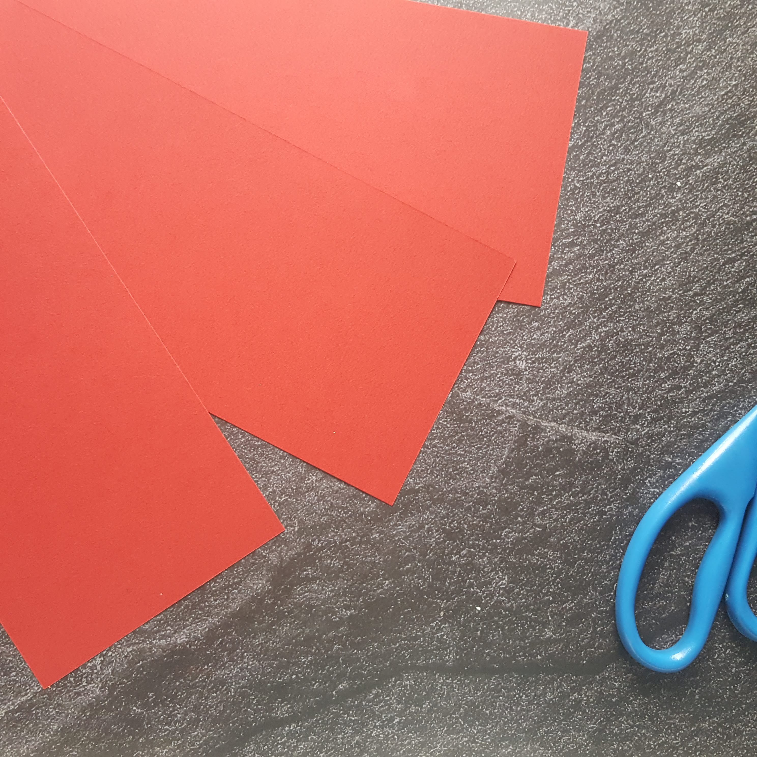 How To Make A Quick And Easy Paper Strip Party Garland – Team Colors By ...