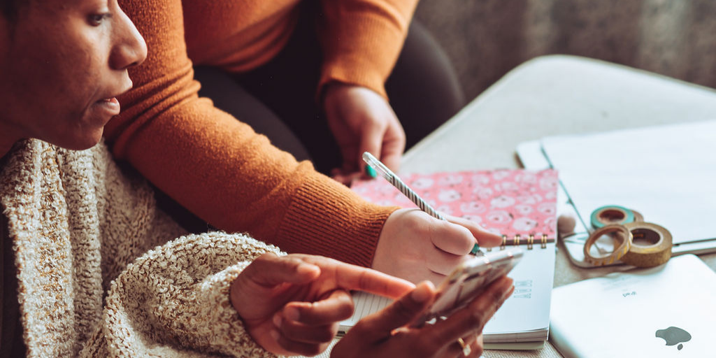 5 Easy Ways to Support a Friend’s Small Business – Team Colors By Carrie